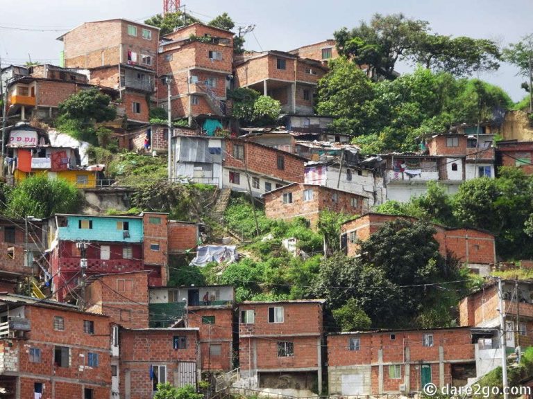 Storytellers of Comuna 13: More Than a Street Art Tour | dare2go